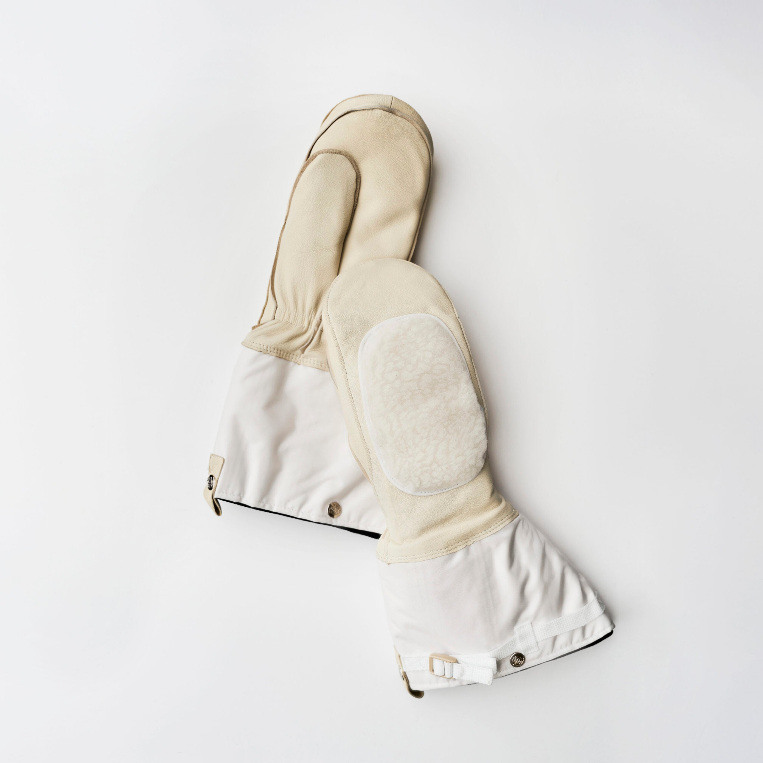 Canadian Military Style Arctic Mitts – Quinn The Eskimo